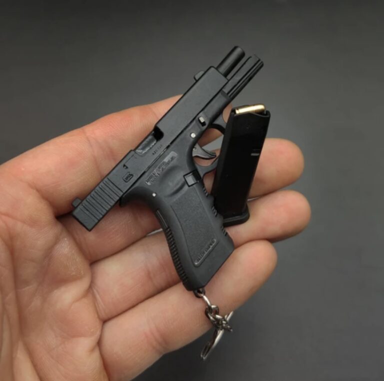 Mini Glock 17 Keychain, Luxury 1:3 Model With Moving Parts and 6 ...